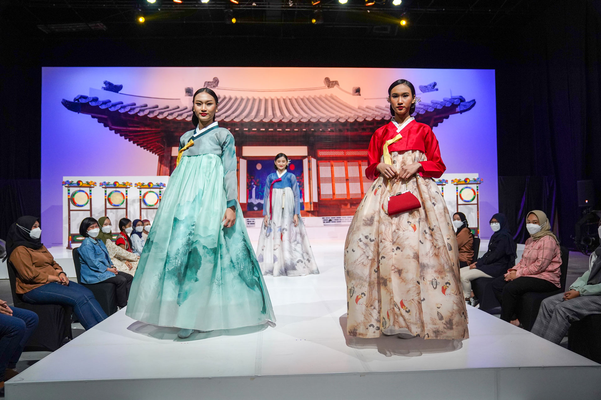 Hanbok-Batik Fashion Show 2021 – ONE EVENT