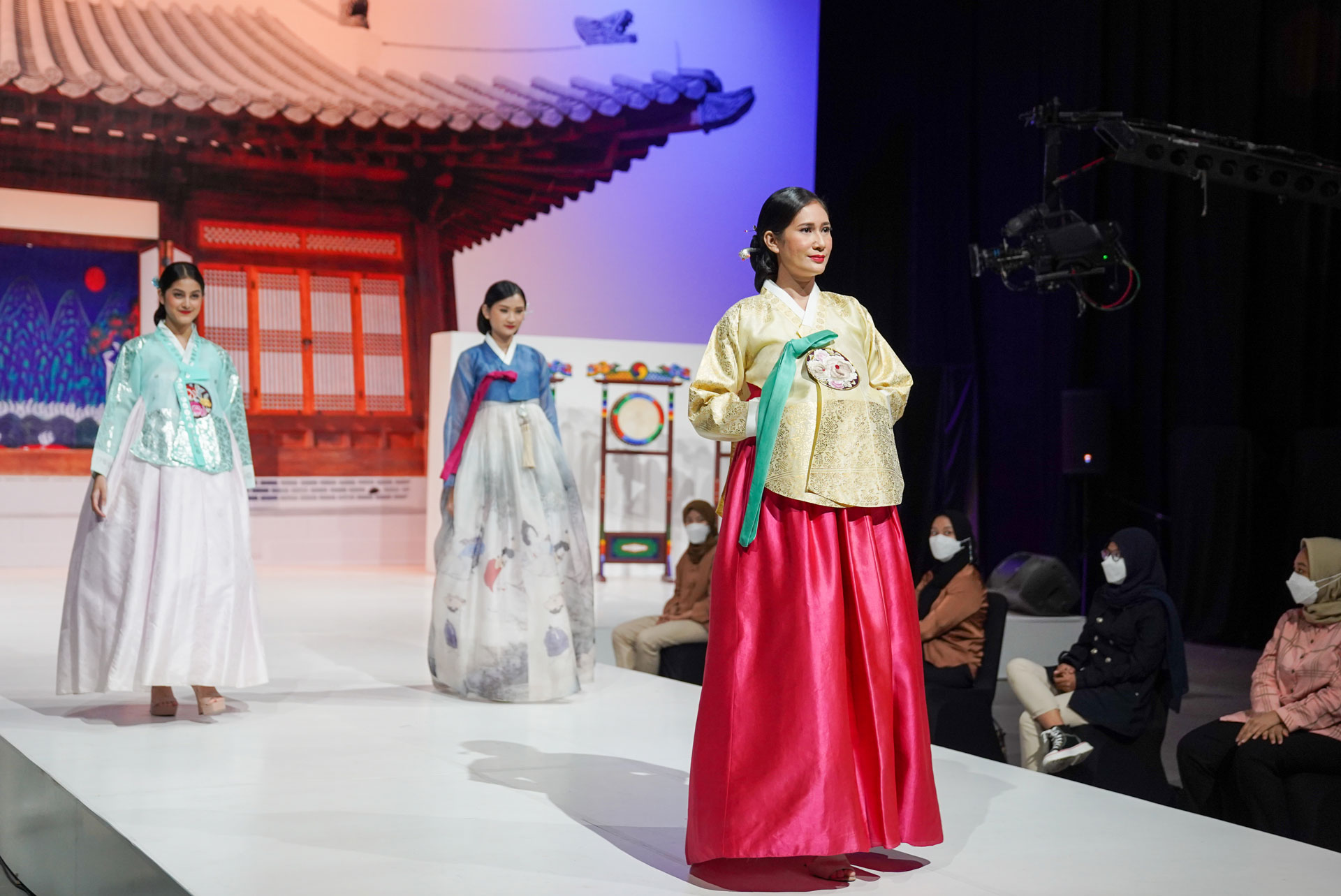 Hanbok-Batik Fashion Show 2021 – ONE EVENT